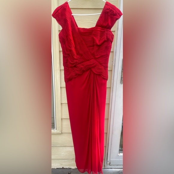 Tadashi Shoji | Dresses | Tadashi Shoji Red Waterfall Drapes Gown Sz 2 ...